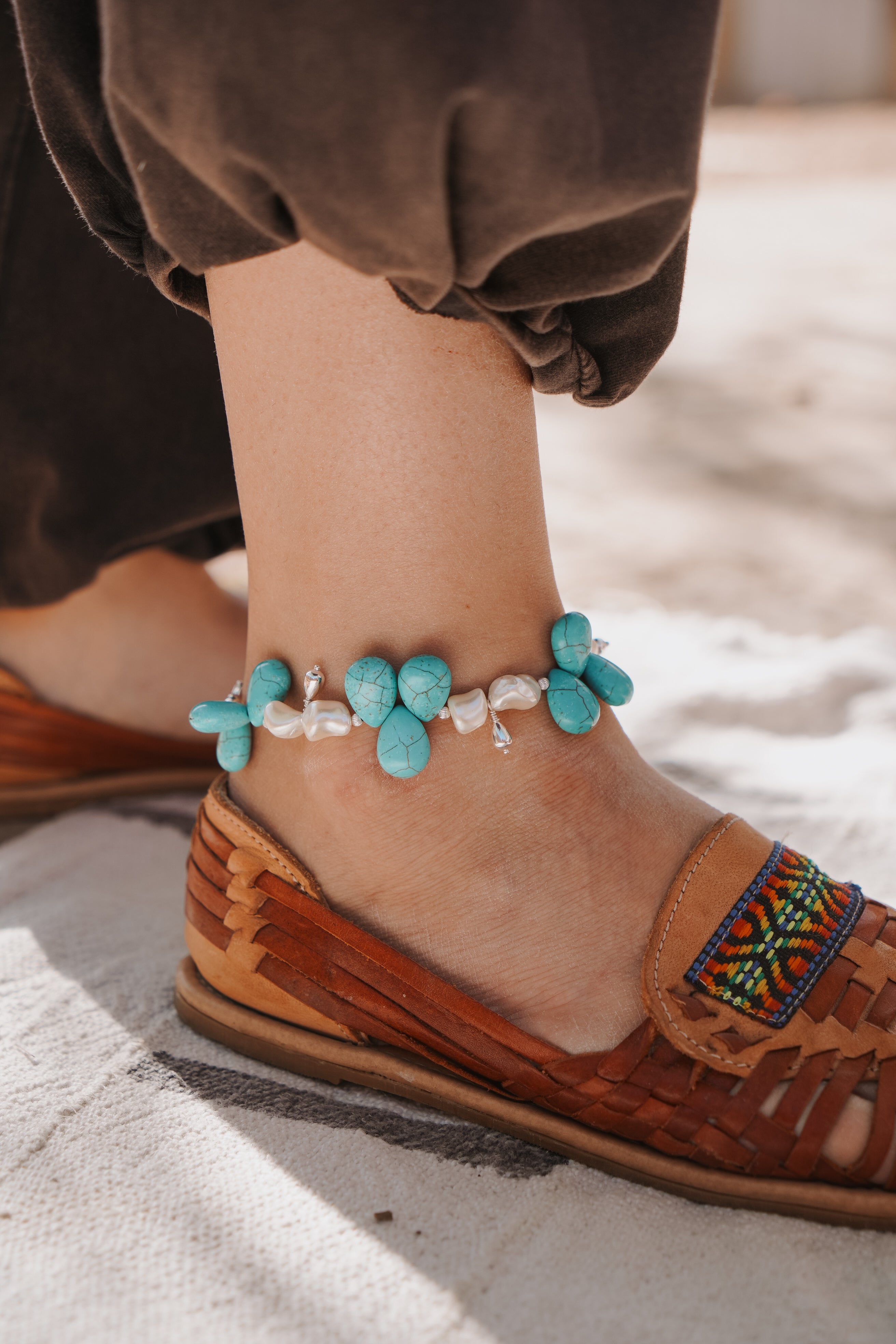 Anklet in Magnesite + Pearl – Golden Road Crafted