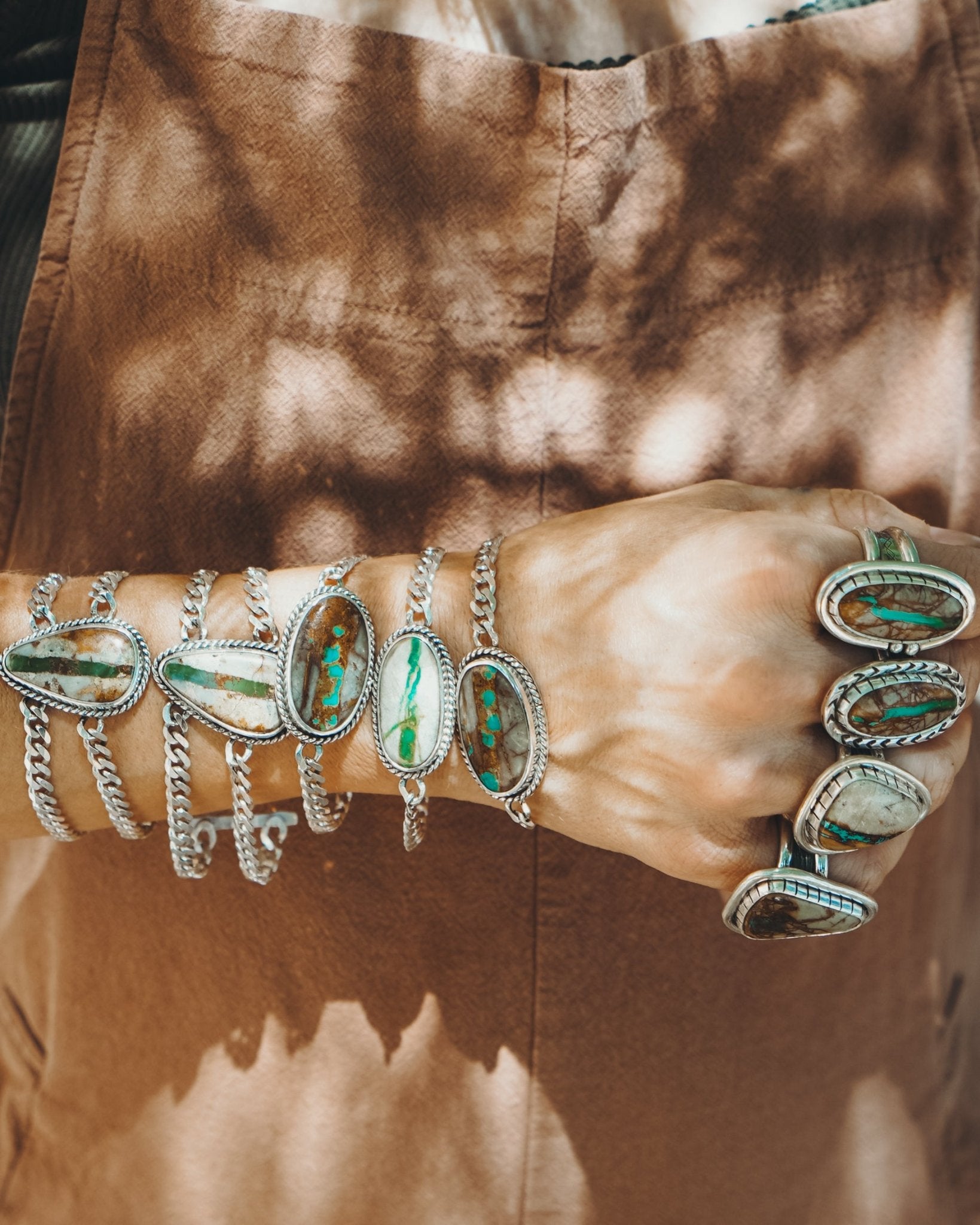 Royston Ribbon Curb Chain Bracelet - Golden Road Crafted